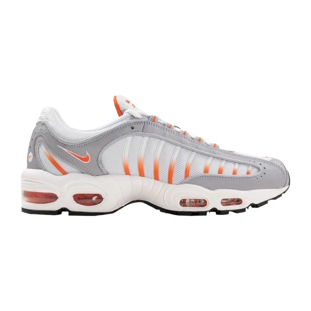 Tailwind IV ‘Orange Blaze’ – TRAQSUIT